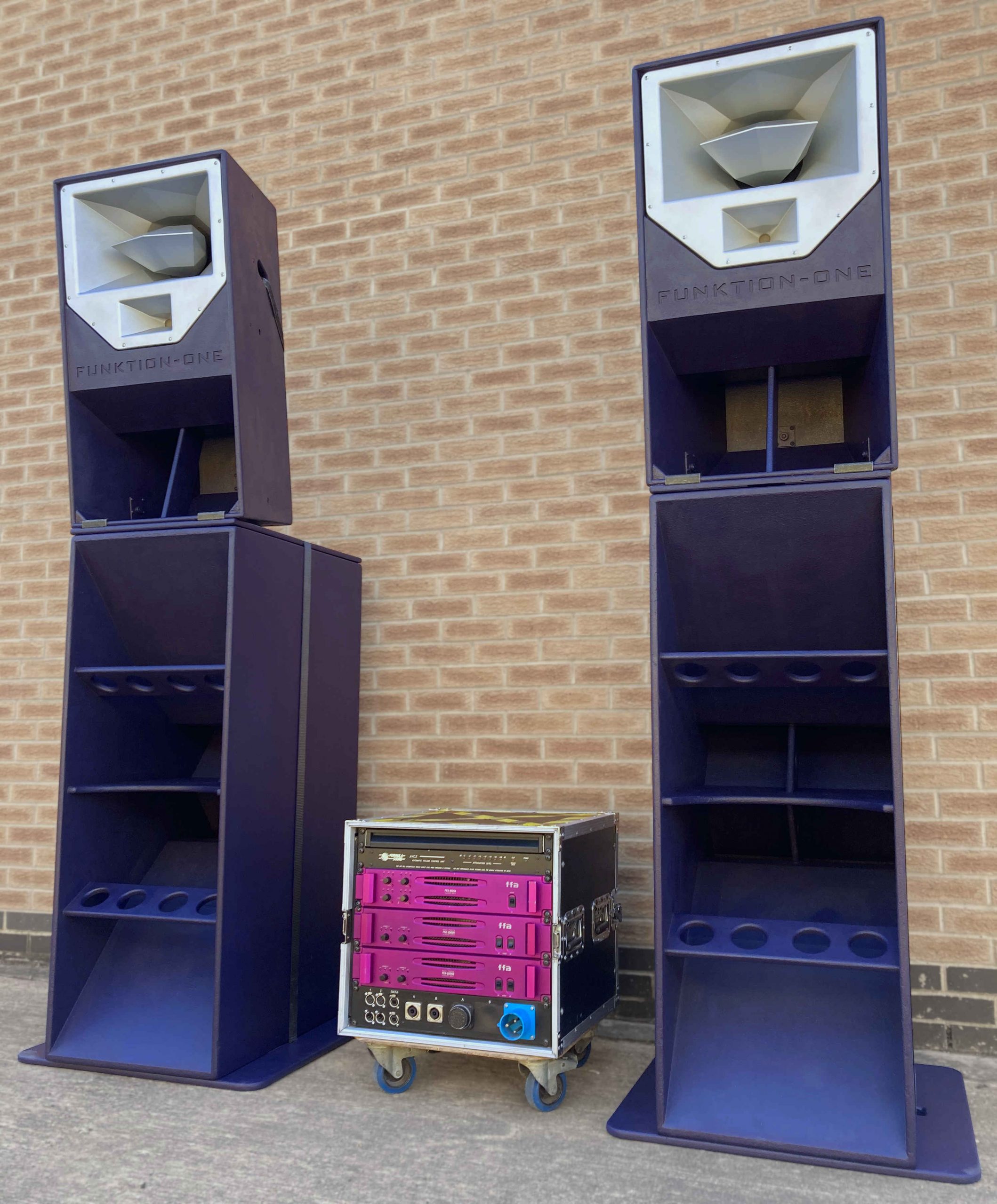 2 Funktion-One Sound System Res Resolution 2 F218 mk2 Bass - Audio ...